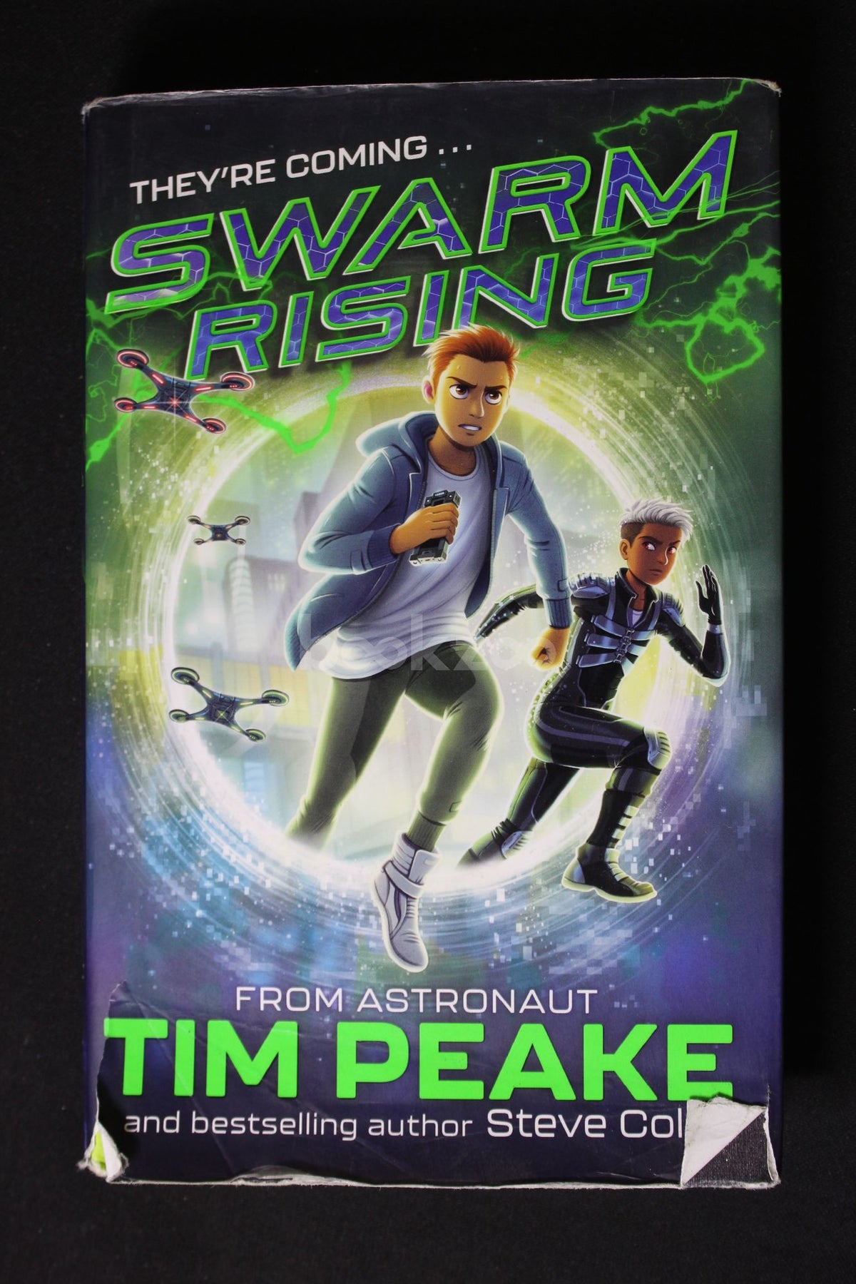 Buy Swarm Rising at online bookstore bookzoo.in — Bookzoo.in