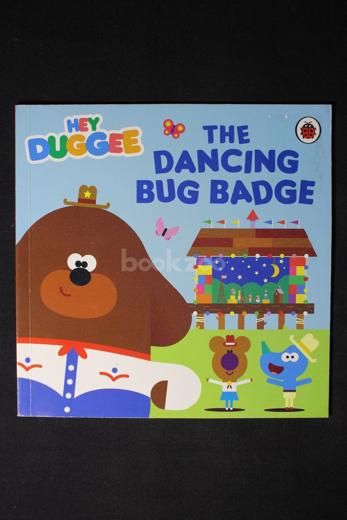 Buy Hey Duggee: The Dancing Bug Badge at online bookstore bookzoo.in ...