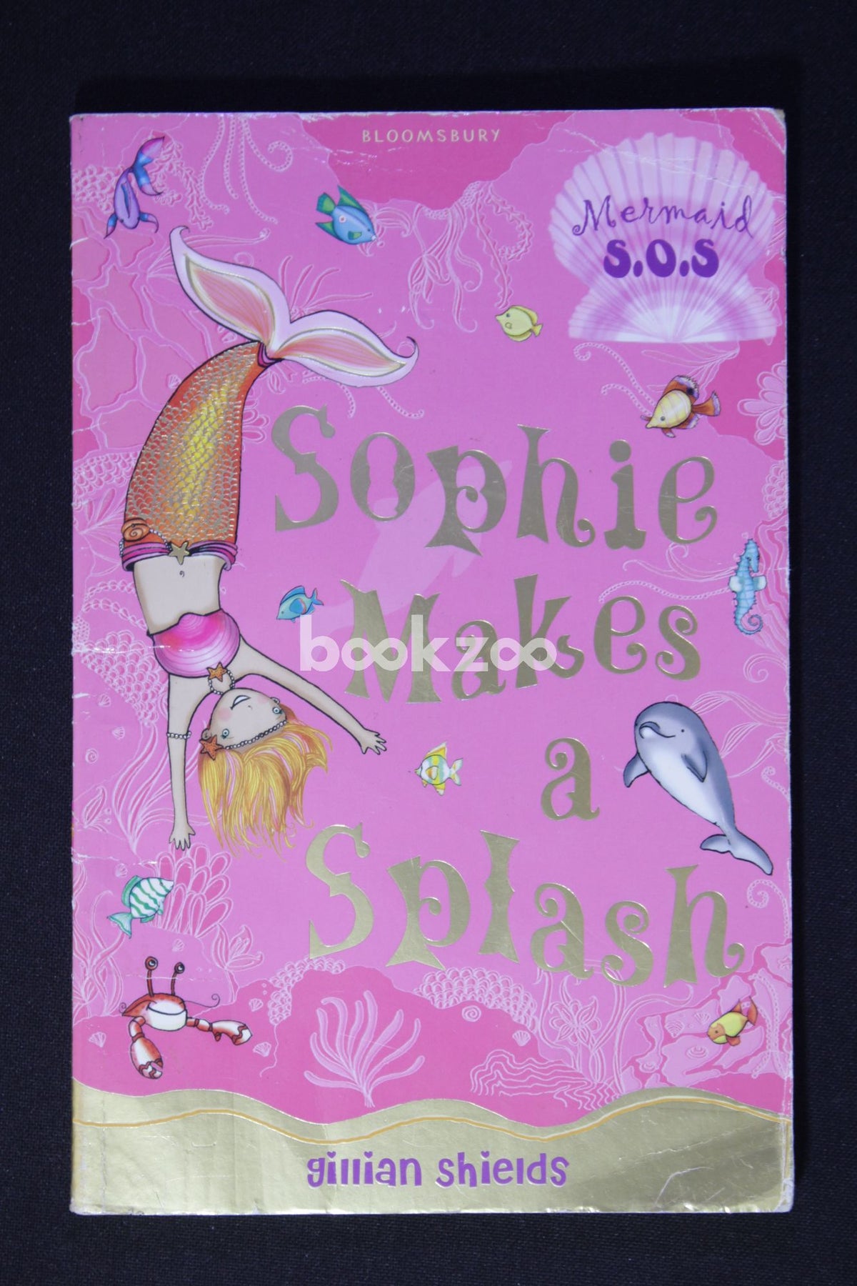 Buy Sophie Makes a Splash by Gillian Shields, Helen Turner at Online bookstore bookzoo.in ...