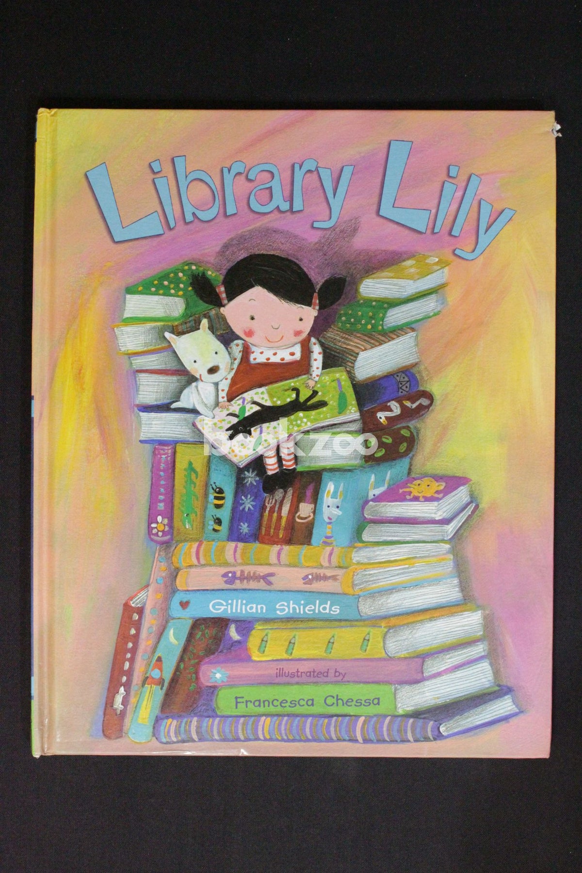 Buy Library Lily by Francesca Chessa, Gillian Shields at Online bookstore bookzoo.in — Bookzoo.in