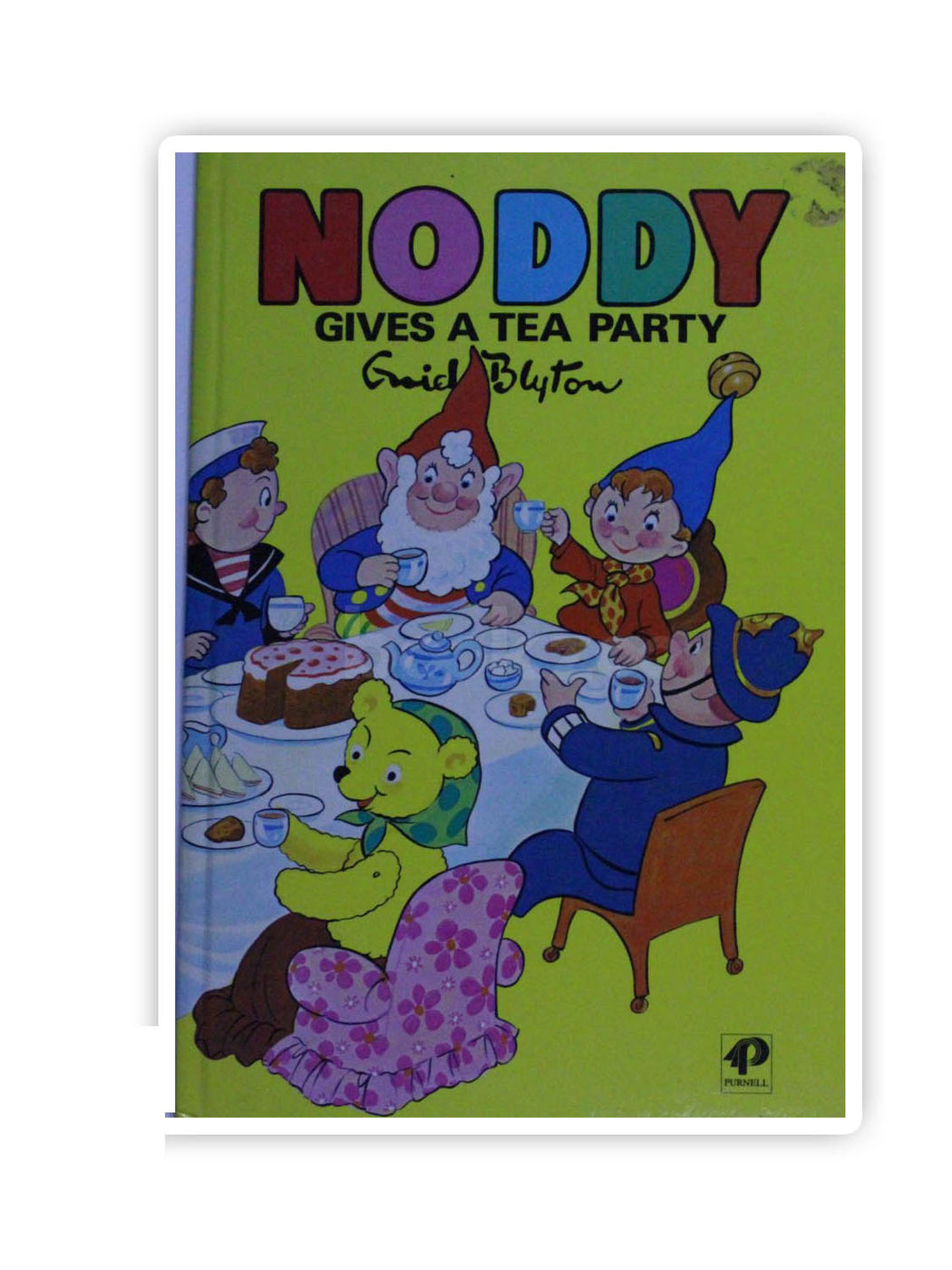 Buy Noddy gives a tea party? by Enid Blyton at Online bookstore bookzoo.in — Bookzoo.in