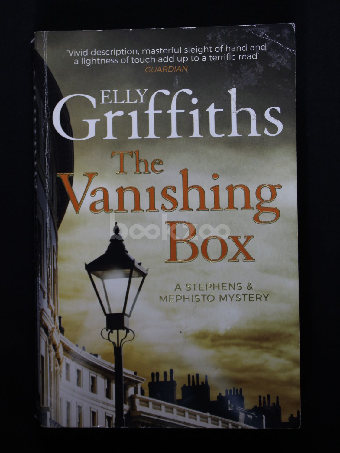 Buy The vanishing Box at Online bookstore bookzoo.in — Bookzoo.in